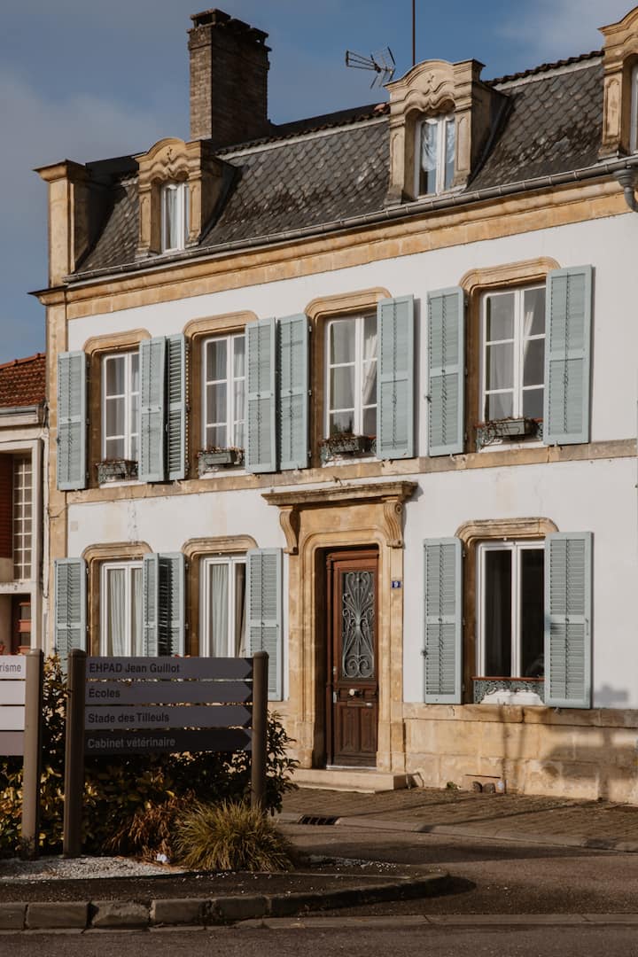 Romantisch Frans Familiehuis - Meuse