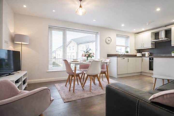 Portrush Hub | Beach, Golf & Train On Doorstep - Portrush