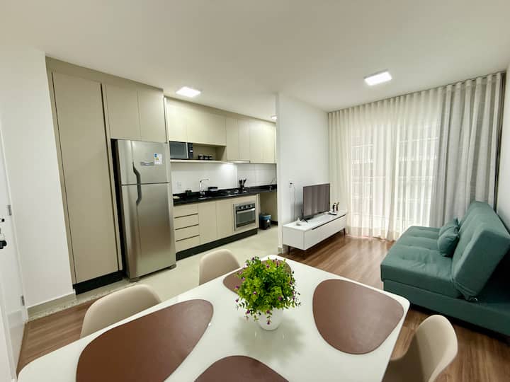 Apto Com Suíte E Quarto|próximo à Av.das Cataratas - Foz do Iguaçu