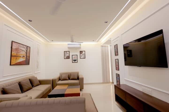 Experience Agra
“Where Comfort Meets The Taj.” - Agra