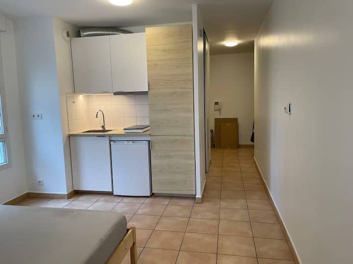 Cosy Studio Très Proche à L’emlyon - Lyon