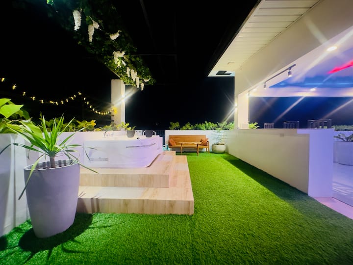 The Penthouse/outdoor Jacuzzi/hybrid Solar Powered - Puerto Princesa