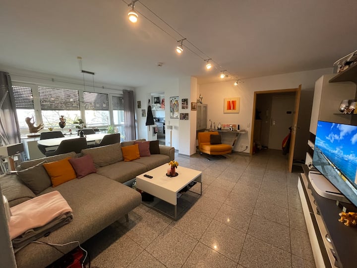 Moderne, Geräumige 2-zi. Whg. Zentral/barrierefrei - Nürnberg