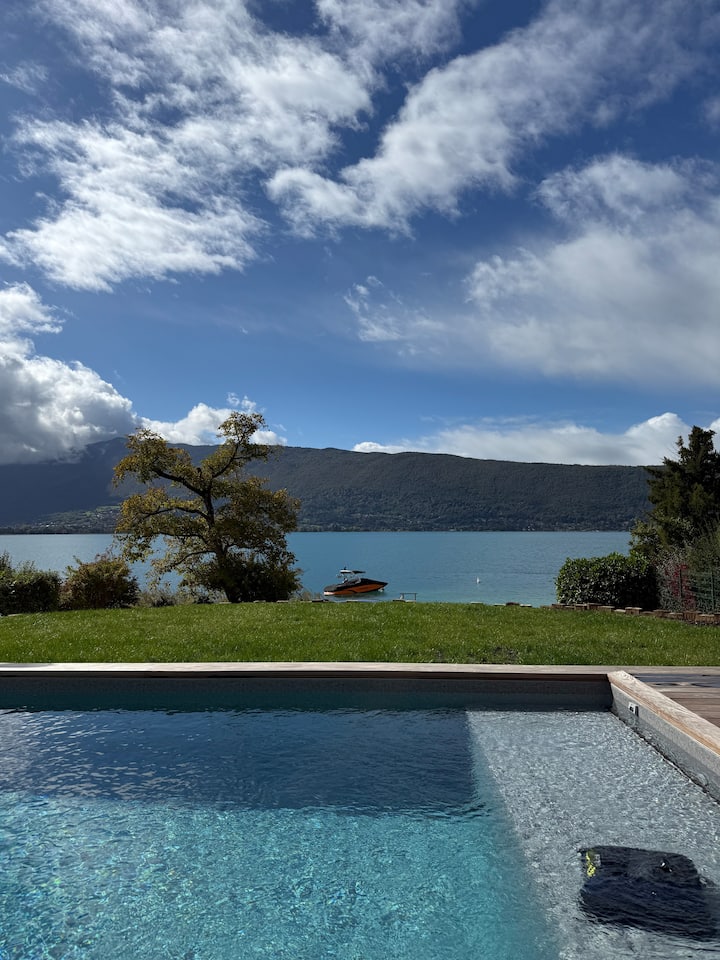 À Louer Villa Emplacement Rare Au Bord Du Lac - Talloires-Montmin