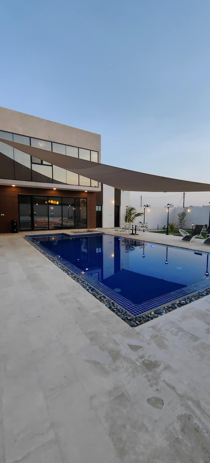 Private Family Villa With Pool & Garden - Bahrain