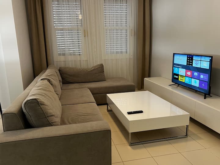 Entire Apt: Pool & Great Location In Complex - Side