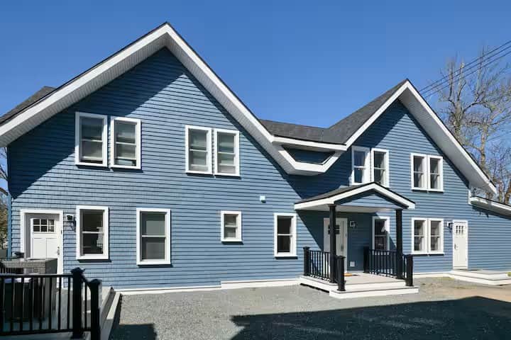 Entire Downtown House -Four - Two Bedroom Suits - Bar Harbor, ME