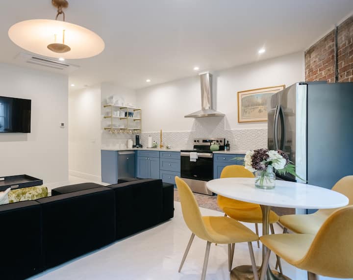 Pristine Condo With View Of Forsyth Park Fountain - Savannah, GA