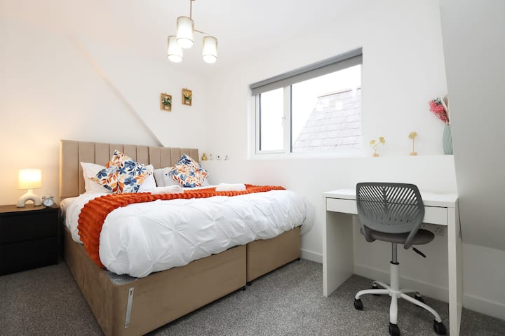 Newly Built Modern& Central Apartment-free Parking - Cardiff