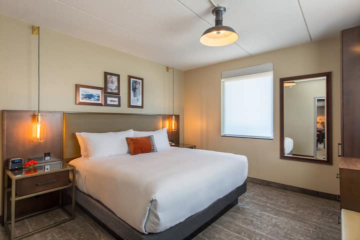 Hotel Saranac | Great Camp Suite705 & 706 - Saranac Lake, NY