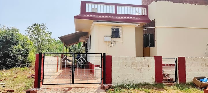 Aadiraj Villa Room 2 - Ganpatipule