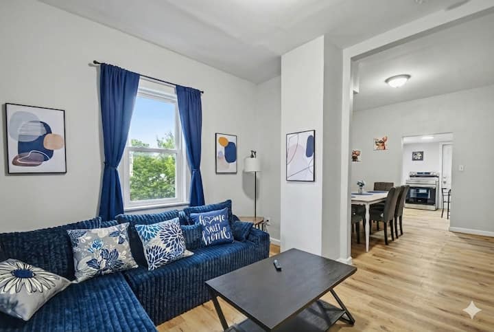 New Modern House 5-min From Notre Dame! - South Bend, IN