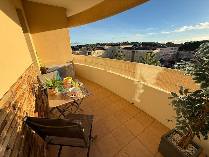 T2 Chic Avec Balcon : Cap Sur La Mer ! - La Seyne-sur-Mer