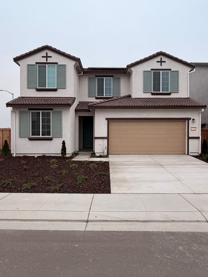 4 Bedroom Sfh Near Great Wolf Lodge! - Manteca, CA