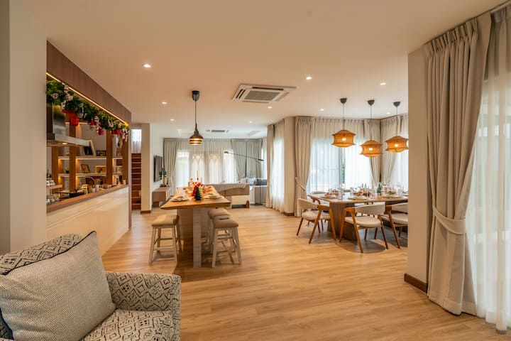 Villa 3 Bedrooms | 5 Bathrooms | 2 Multi Rooms - Bang Bua Thong District