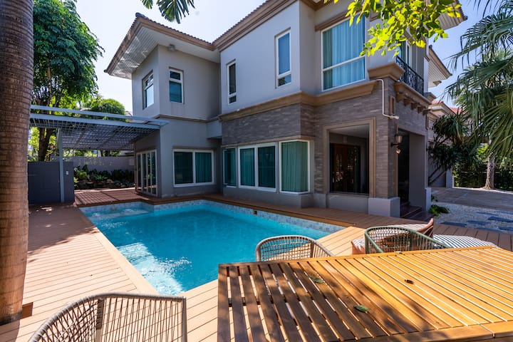 Villa 3 Bedrooms 5 Bathrooms 2 Multi Rooms Wifi - Bang Bua Thong District