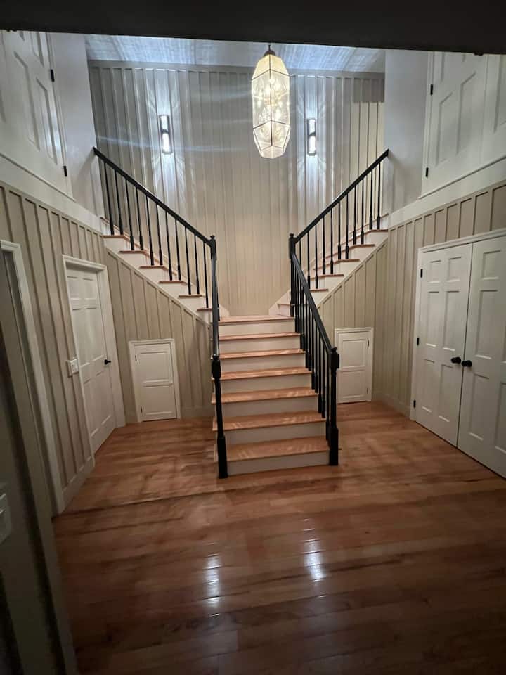 Indoor Pool Home Near Zoo, Near River - Delaware, OH