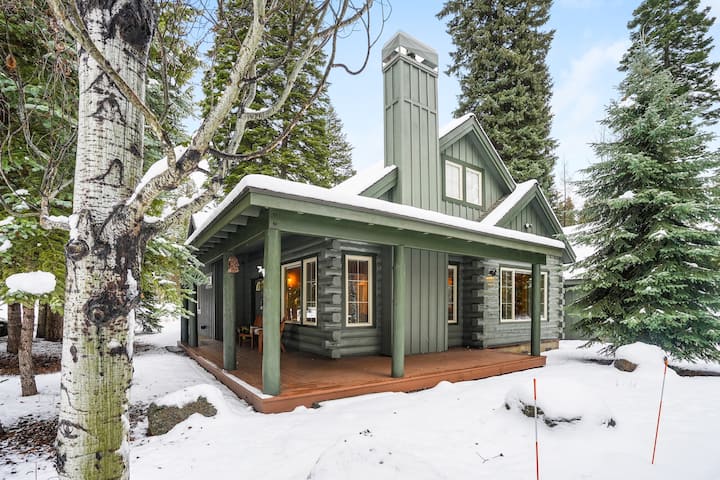 Two King Masters, Hot Tub, Snowmobile Parking - McCall, ID