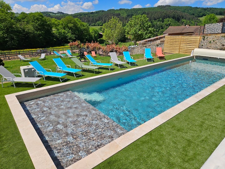 Gîte Avec Piscine 4-6 Personnes Eglantine - France