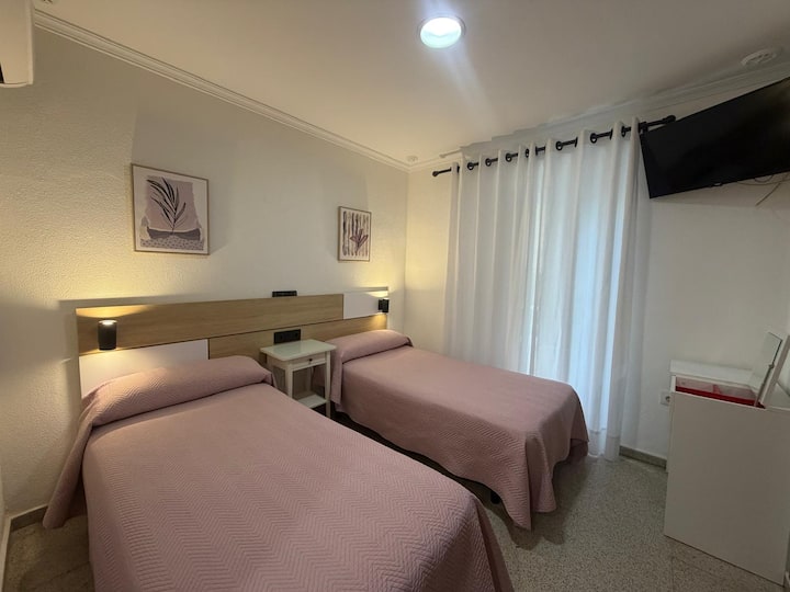 Centrica Y Acogedora Habitacion Twin En Cadiz - Cadix