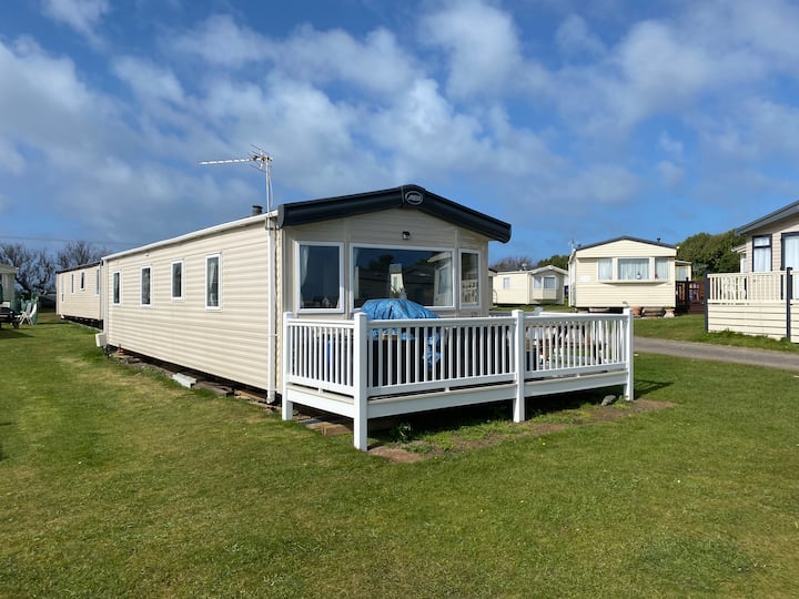 Sandy Toes - Quiet Corner Plot, Close To Beach! - Constantine Bay