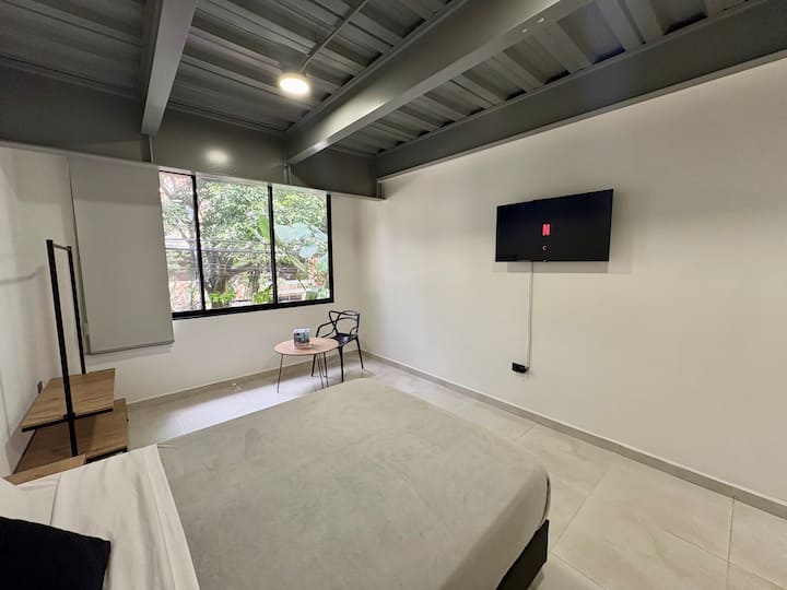 Modern Industrial Loft | Ac, Cocina & Baño Privado - Medellín