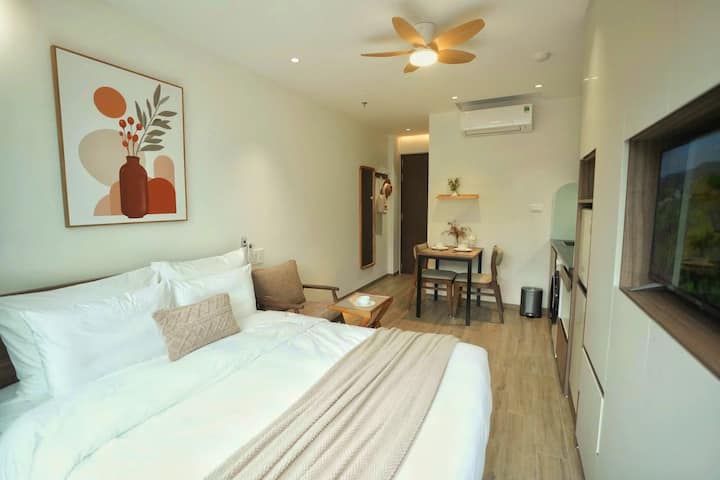 Studio Full Nội Thất Cao Cấp & Hiện ĐạI Gần Hồ Tây - Vietnam