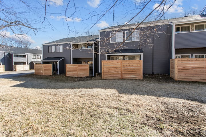 2 Bedroom Centrally Located Lawrence Apt - Lawrence