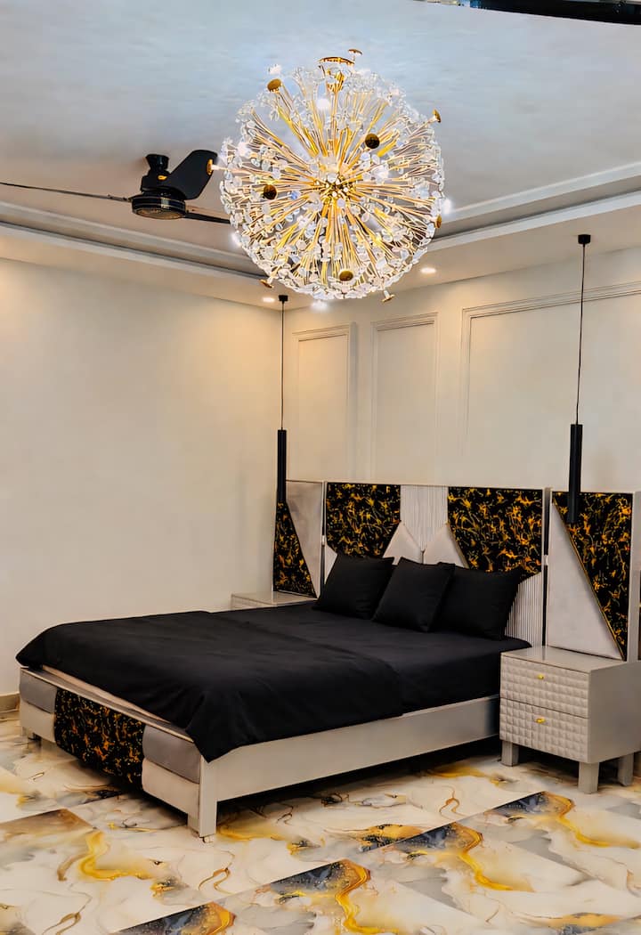 Chic & Stylish Studio | Heart Of Johar Town - Lahore