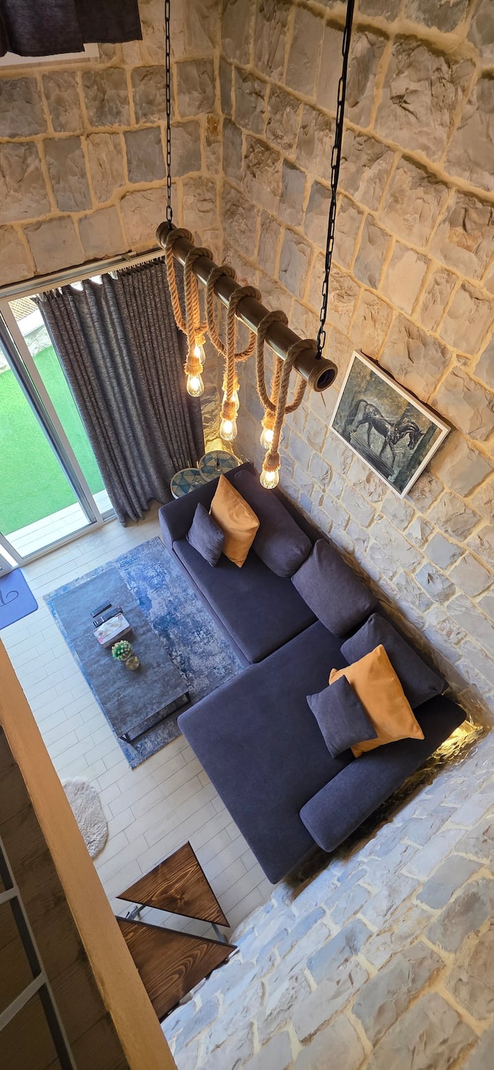 À L'étoile | Small Unit - Lebanon