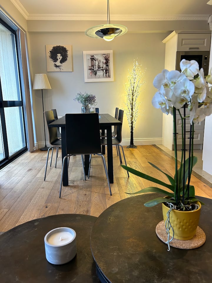 City Center Teach Na Ndugaí - Galway