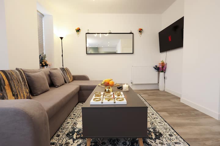 Newly Built Modern& Central 2 Bed 2 Bath Apartment - Cardiff