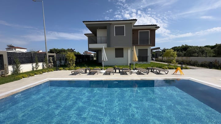 Nestparkside/modern Havuzlu Ve Denize Yakın Daire - Side