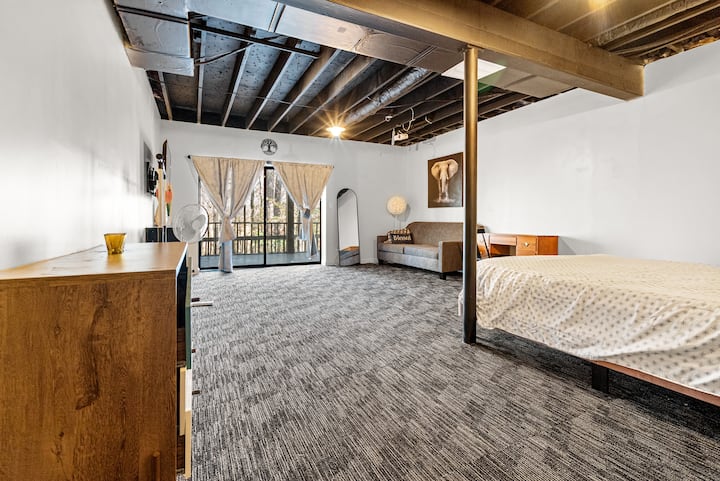 Private Daylight Basement Suite With Deck - Hoover, AL