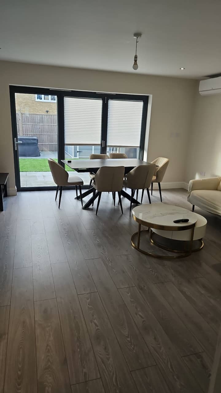 Stylish & Spacious Family Home With Parking | Iver - Slough