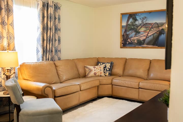 Two Bedroom Stadium Apartment - Arlington, TX