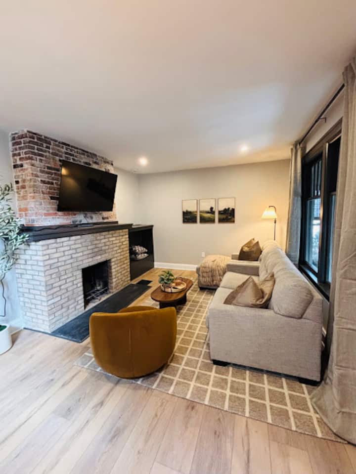 Fenced In Yard Near Osu With Detached Garage - Columbus, OH