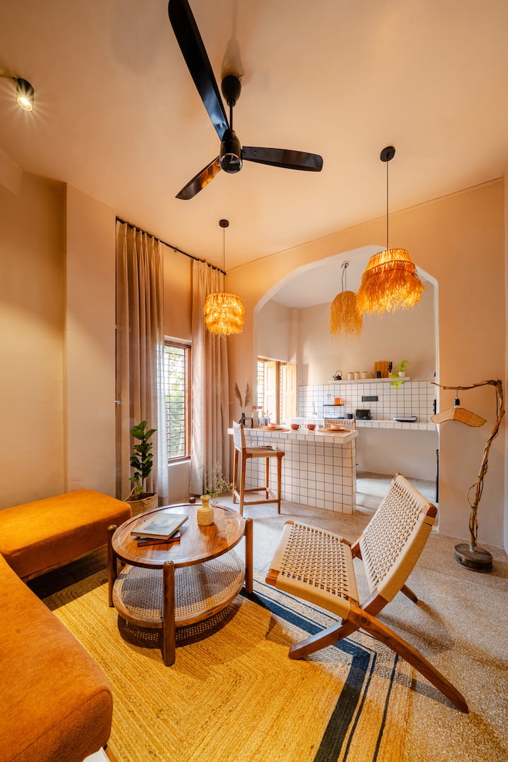 Wabi Sabi Villa | 3 Min Walk To Assi Ghat |Stylish - Varanasi