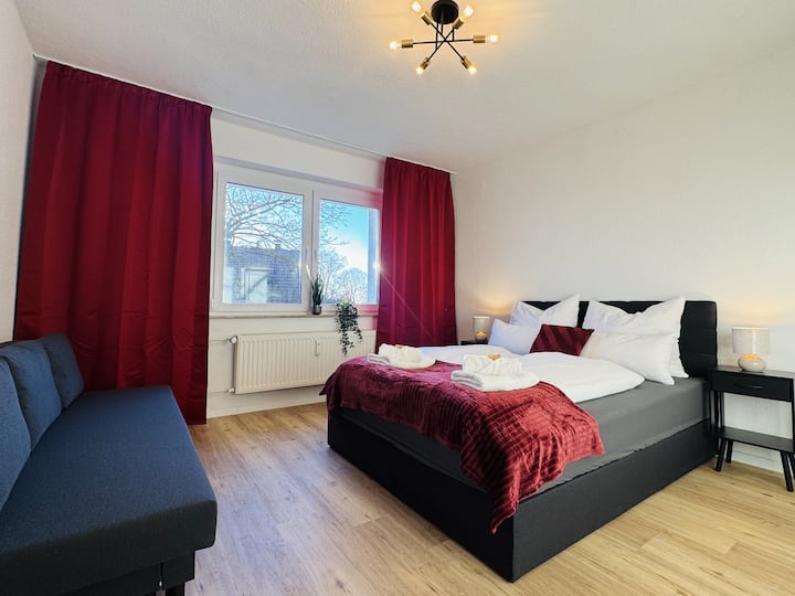 Cozy Apartment With Balcony & Smart Tv - Essen