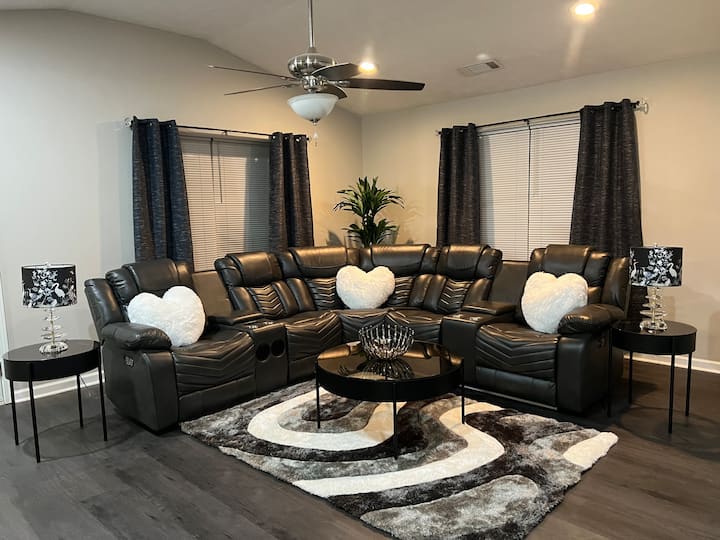 Oak Circle Villa - Stockbridge, GA