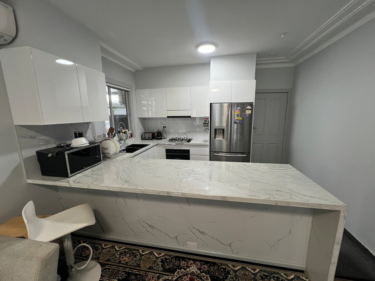 Geräumiges Familienhaus mit 3 Schlafzimmern | Geh zum Zug - Häuser zur ...