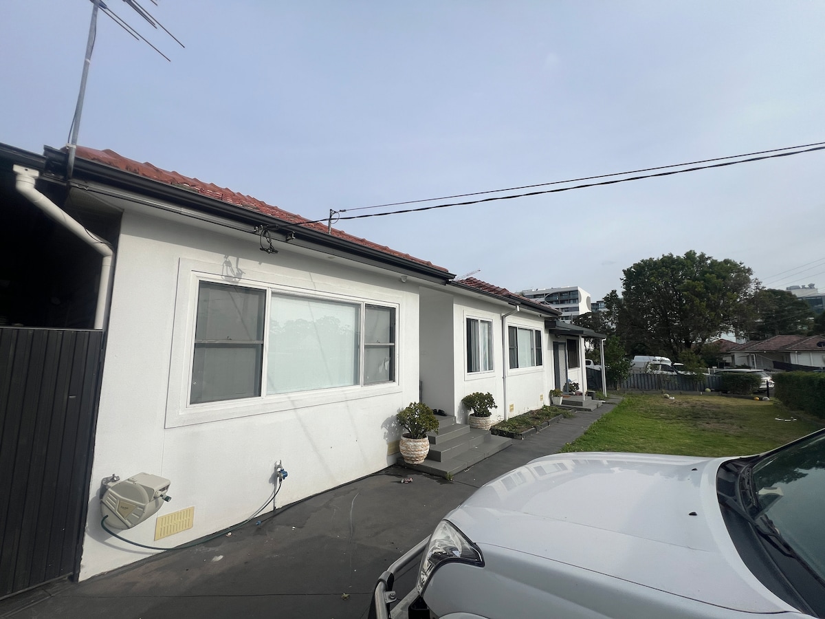 Geräumiges Familienhaus mit 3 Schlafzimmern | Geh zum Zug - Häuser zur ...