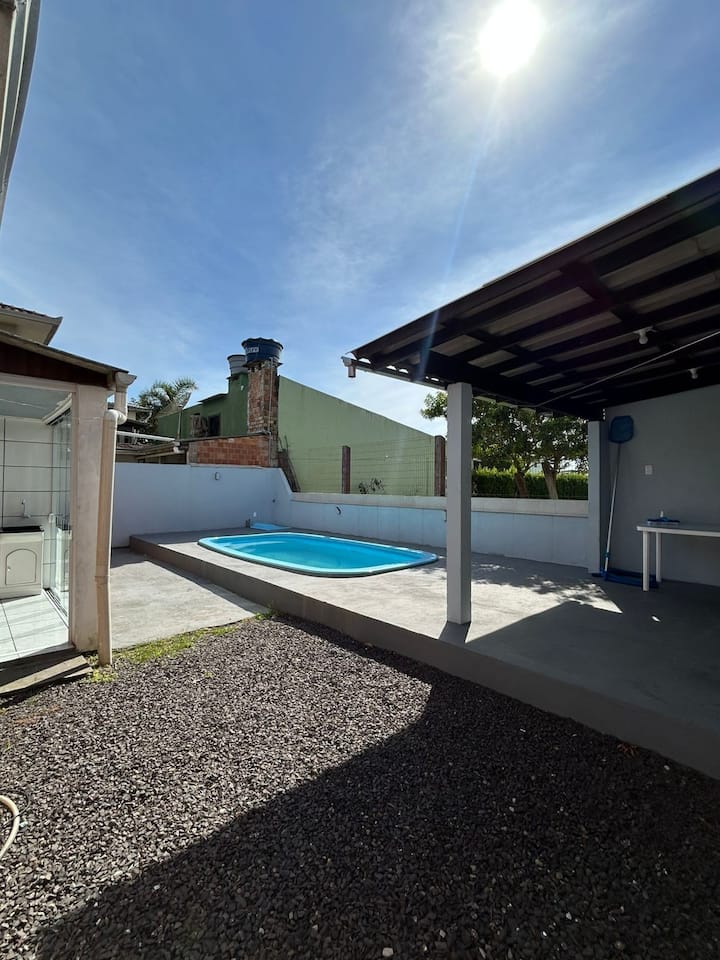 Casa Com Piscina Em Areias Brancas. - Arroio do Sal