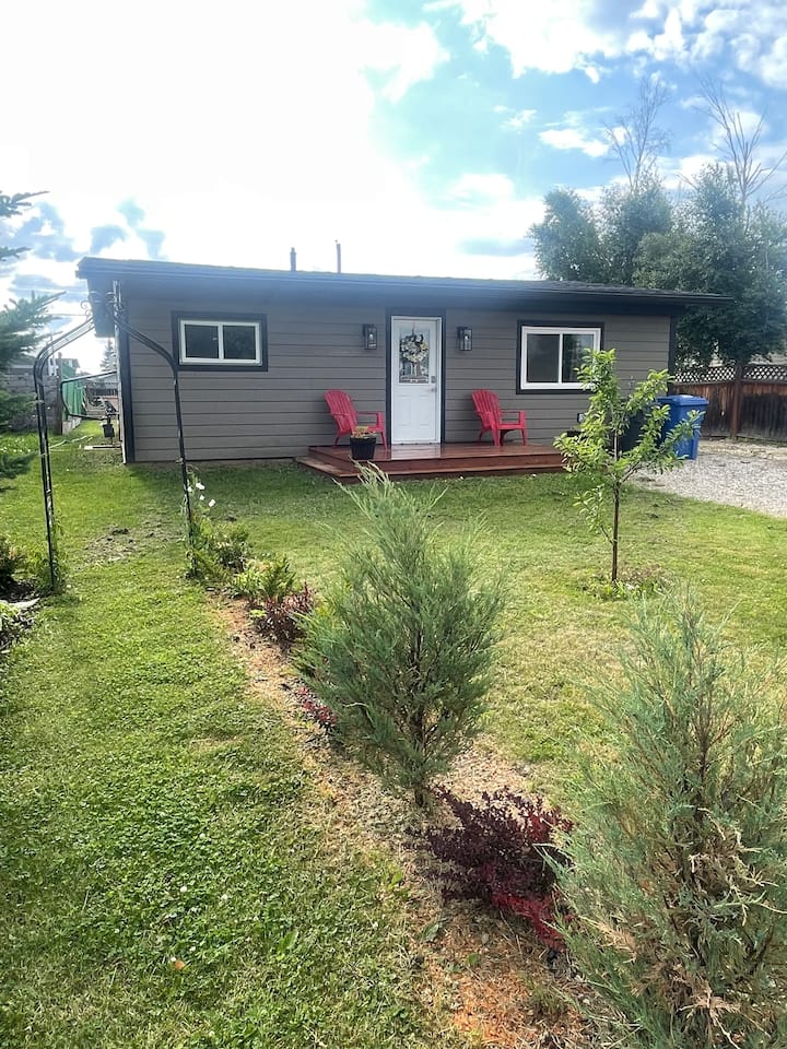 Cozy 2 Bed 1 Bath House. Quiet Area, Private Yard. - Fort St. John