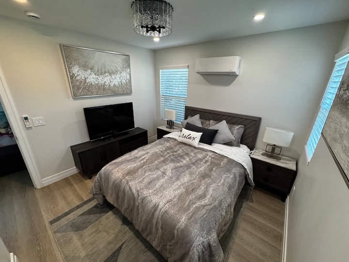 Pasadena New Modern Home. Centrally Located - Pasadena, CA