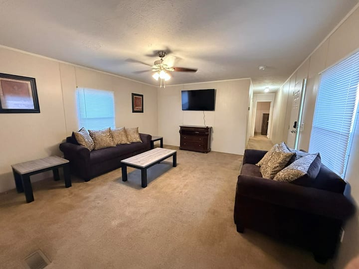 Cozy Home • 30 Minutes From Meta - Start, LA