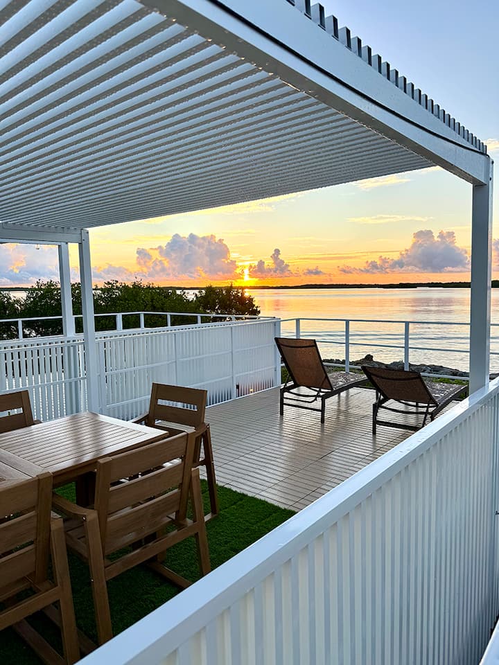 Overwater Bungalow (B2) In Tropical Key Largo, Fl - Key Largo, FL