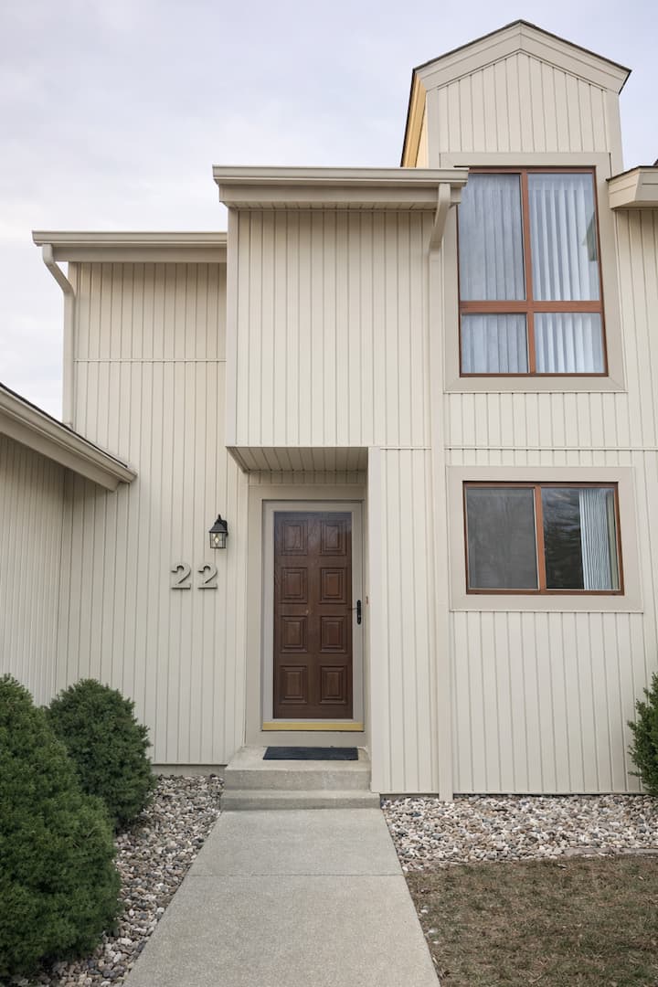 Stay Long Term In The Heart Of Champaign - Urbana, IL