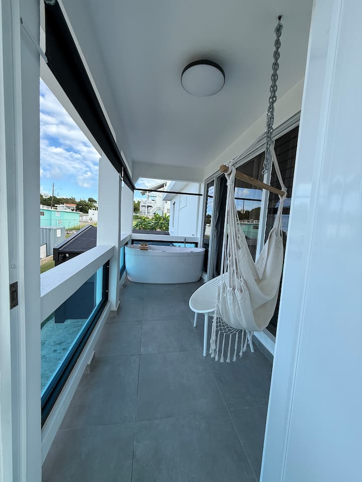 Valentina Beach House.
Solo Adultos 
Segundo Nivel - Fajardo