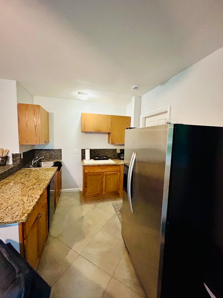 Private Bright Spacious Apt, Prime Spot Near Beach - Wilton Manors, FL